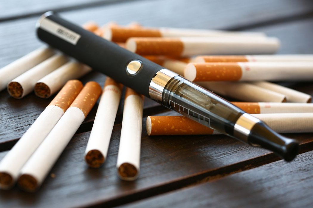 E-cigarety jsou skutečně zdravější. Co ještě zjistila první studie ...